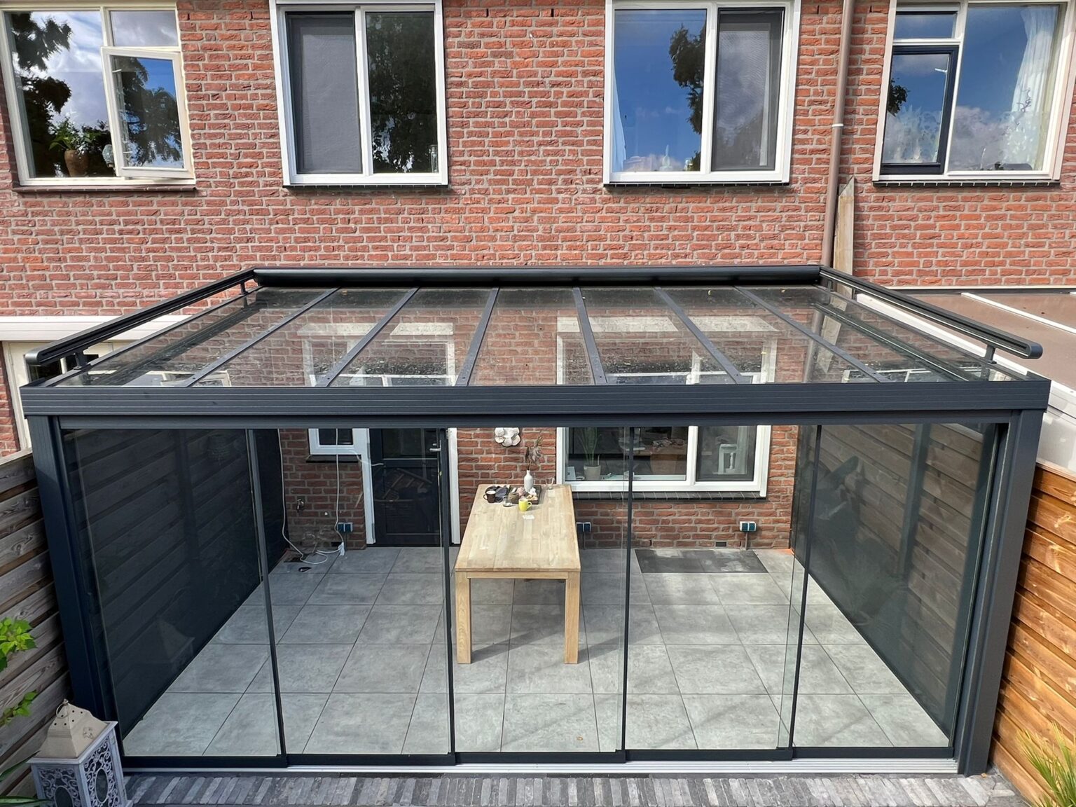 Veranda with Glass Roof – Vira BV | Groothandel in Aluminium en Glas